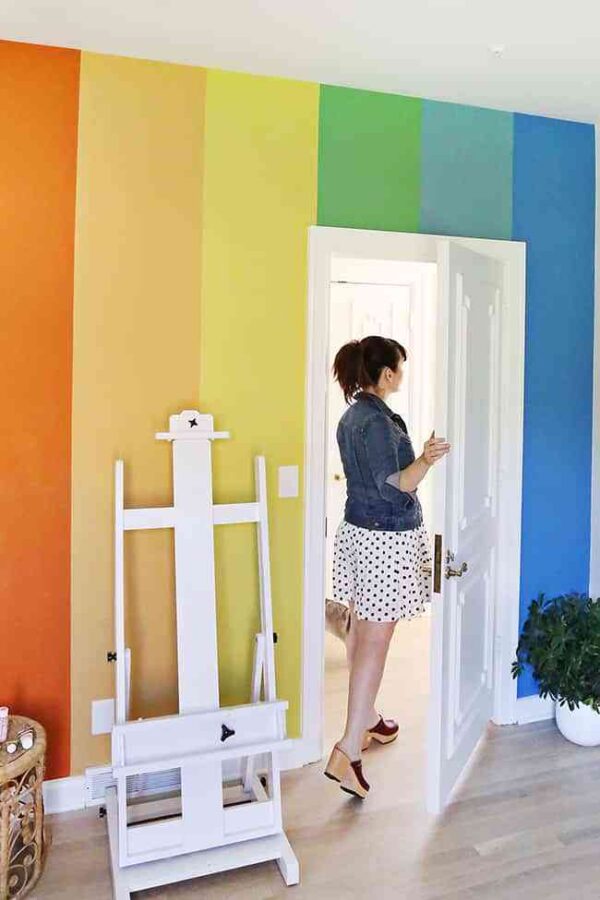 Una pared de colores para alegrar cualquier habitación de tu casa