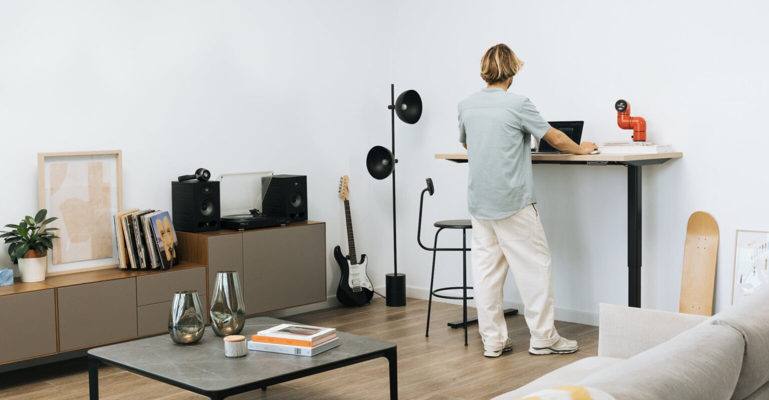 Innovando en el trabajo: La Eleva Pro de Elevadesk, diseño ergonómico para un desempeño ...